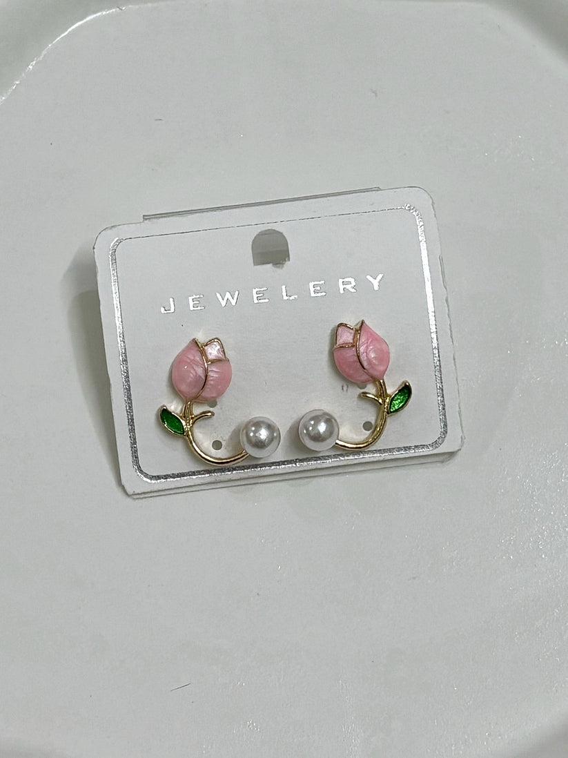 Tulip studs – Bold Petals